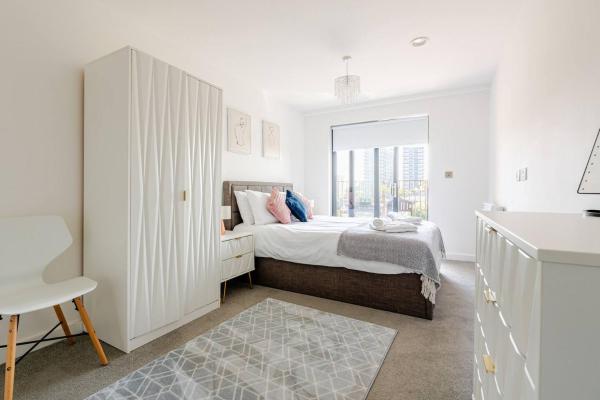 Private Balcony, Waterfront Apt, Theatres 15min Walk 1mile Media City, Old Trafford, City Centre - Salford
