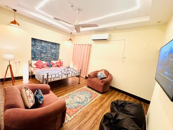 The Family Courtyard, 3 Br Boutique Villa And Guest House - ラクナウ