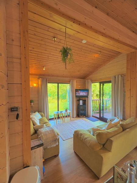 Luxury Woodland Lodge Near Clovelly & Bude - 클로벨리