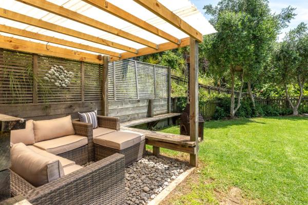 Bach 22 At Palm Beach - Waiheke Island