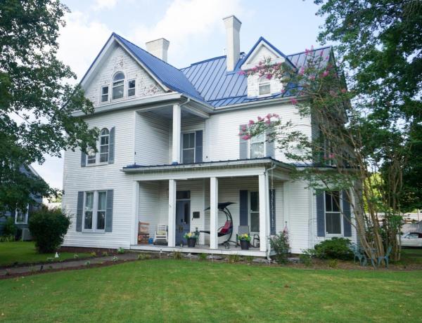 Main Oak Manor - West Virginia