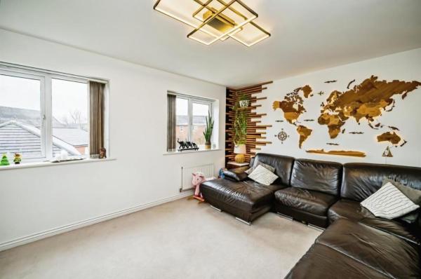 Spacious 4 Bed House In Aylesbury - Aylesbury