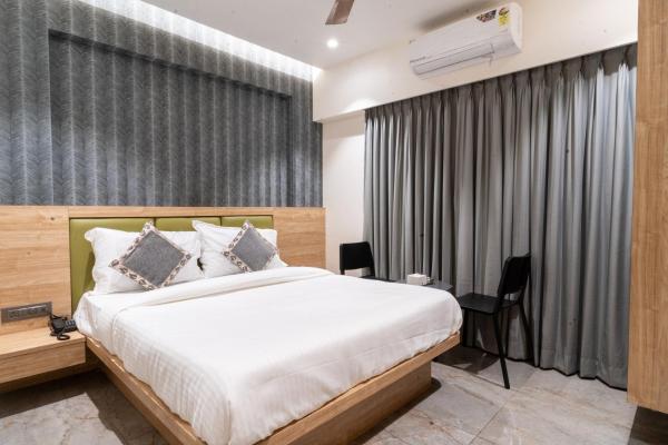 Hotel Aura Inn Airoli ,Digha - Thane