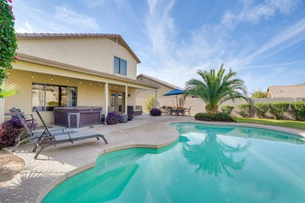 Pool And Hot Tub Spacious Phoenix-area Escape - Glendale, AZ