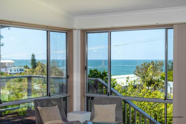 Whispering Palms - Ocean Views - Malua Bay