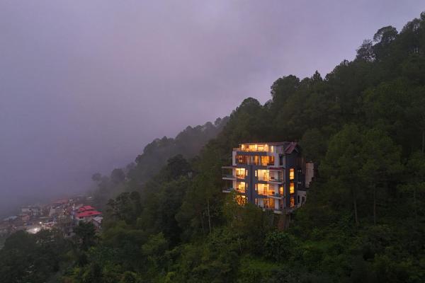 Pristine Pines By Veo - 8br,2br With Indoor Games At Kasauli - Solan