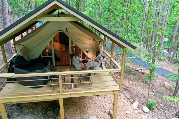 Lovely Glamping Tent With Amazing Equipped Indoor And Outdoor In Alabama - アラバマ州