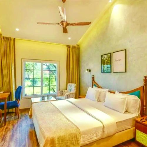 Bungalow Hotel - Pachmarhi