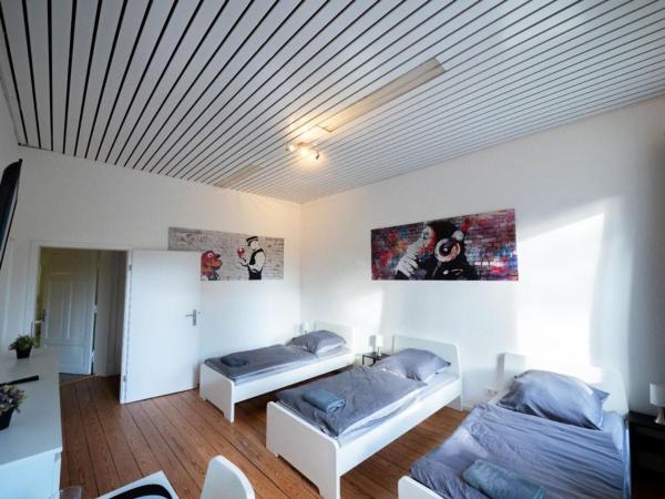 Monteurwohnung Für 8 Personen In Gülzow – Wlan, Aufenthaltsraum, Parkplatz, Nähe Hamburg - Rz02a - Geesthacht
