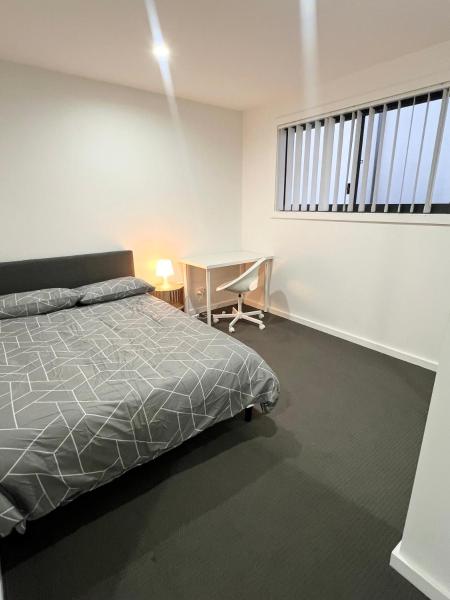 Modern And Comfortable Queen Room - R2 - Fairfield
