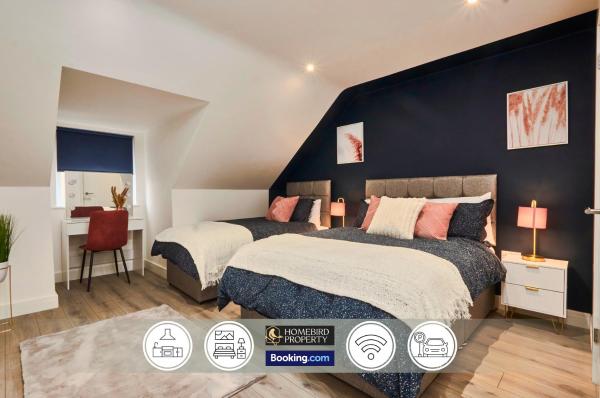 Modern 4bedroom House By Homebird Property Management Short Lets & Serviced Accommodation Leeds With Private Parking & Garden - Leeds