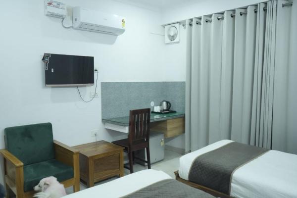 Hotel The Dark Night - Jaipur
