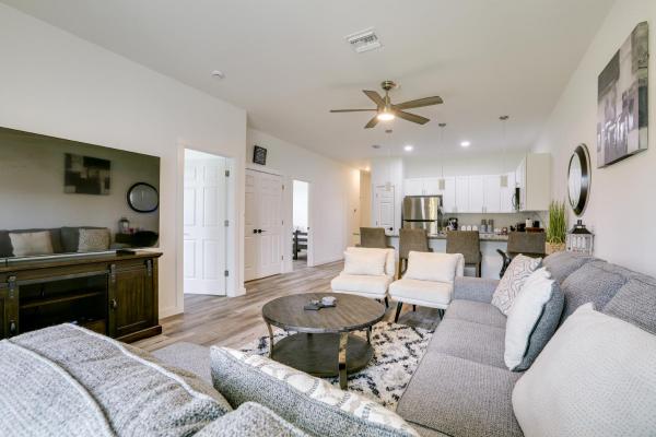 Lehigh Acres Family Getaway With Lanai And Golf Nearby - Lehigh Acres, FL