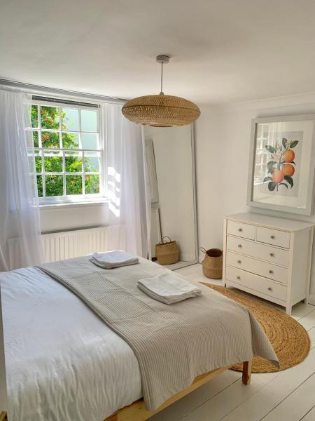 Richmond Escape - London, UK