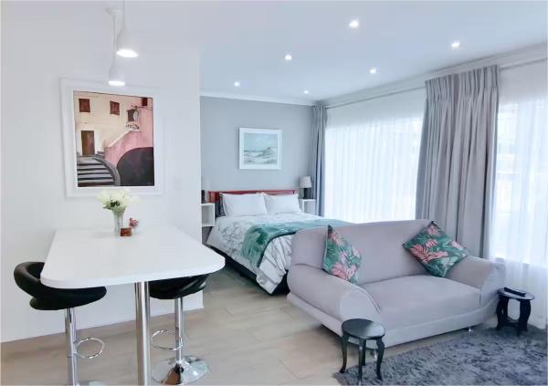 Central, Secure & Stylish Stay In Randhart - Alberton