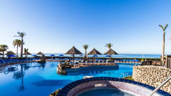 Apartamento Superior Con Balcon Amplio Y Sala De Estar Bahia Feliz - English beach