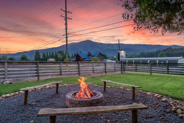 Wild Mountain Lodge - Pigeon Forge, TN