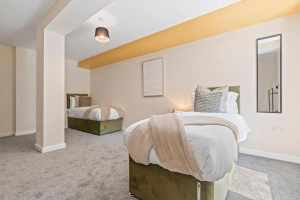 Spacious, Central, Ground Floor, Sleeps 7 - Leicester