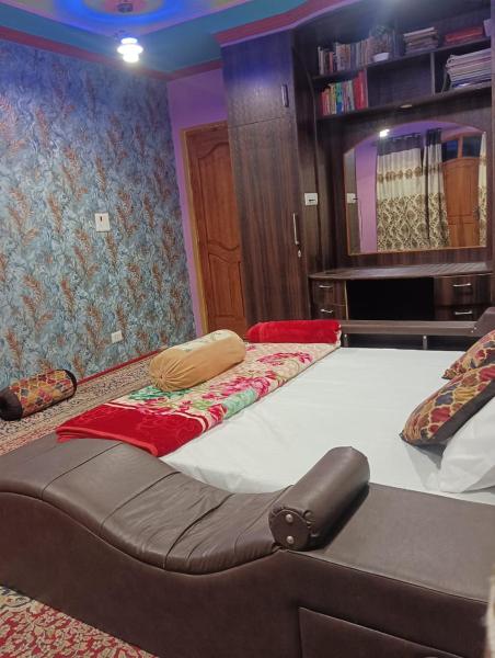 Eyrie's Hut - Srinagar