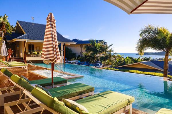 Affordable Seaview Getaway - 에얼리 비치