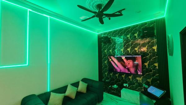 Aurora Hideaway Villa 35pax 7r7b Private Pool, Ktv, Bbq, Arcade Games, 5min To Beach - Port Dickson