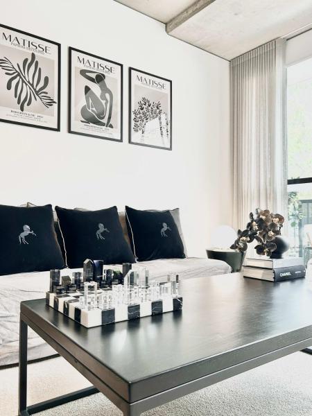 Black Diamond By Parberyproperty - Queanbeyan