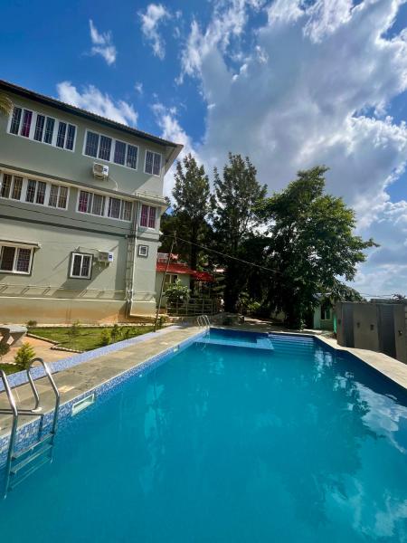 Lakshmi Flower Tech Resort - Karnataka