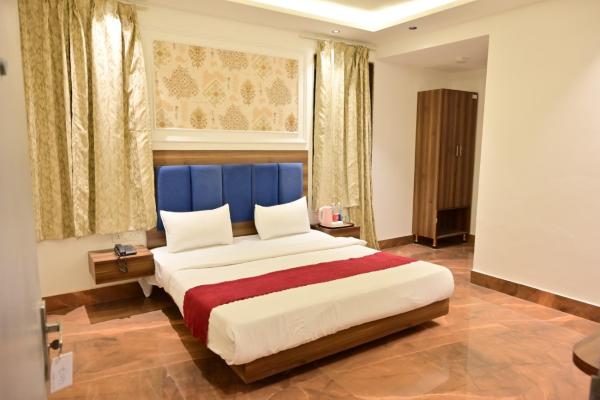 Hotel Wedlock Grand Suites Gurgaon - Gurugram