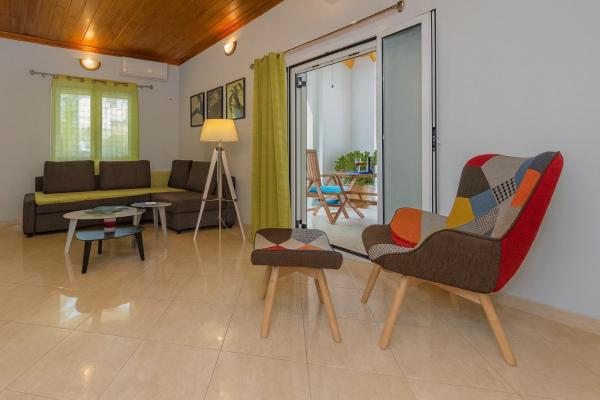 Thano's Stylish Flat Just 150m To The Beach - Greece