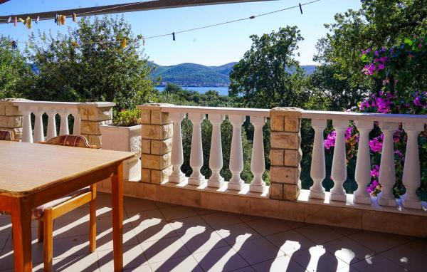 Nice Apartment In Viganj With Lake View - Korčula
