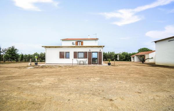 Gorgeous Apartment In Montalto Di Castro - Montalto di Castro