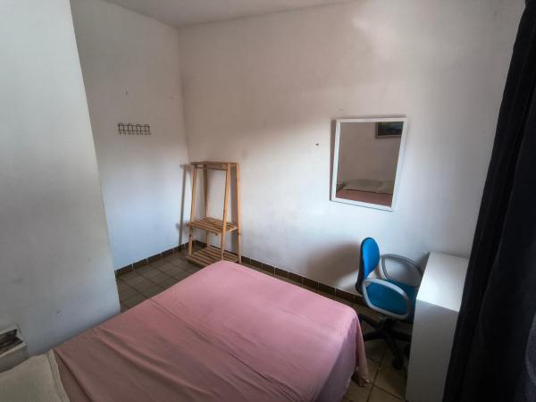 Casa Jota Quarto Com Cama De Casal E Ar Wc Compartilhado - Recife