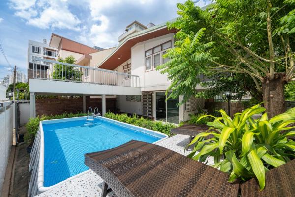 Miq S22 Pool Villa Phromphong Emsphere 5br - Bangkok
