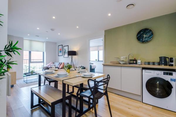 High End 2 Bedroom With Parking And City Access - Birkenhead