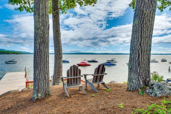 Waterfront Community Lake Winnipesaukee Retreat! - Gilford, NH