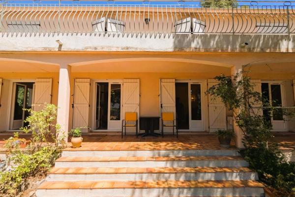House With Garden & Terrace Near The Beaches - Solliès-Pont