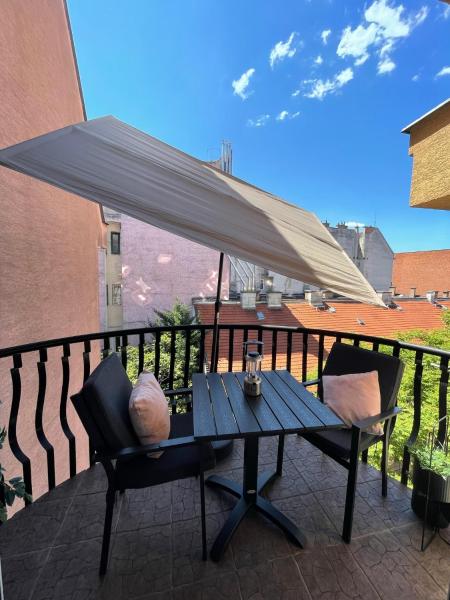 Spacious Soho Gem - City Center - Free Parking - Budapest
