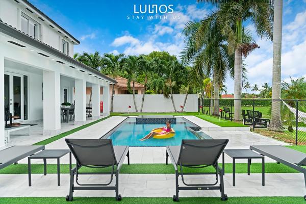 Lake Home Fishing Game 360 Infinity Heat Pool L46 - Florida Keys
