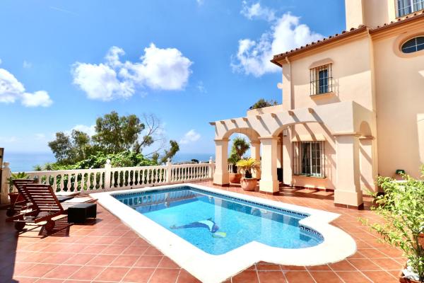 Villa Larimar 4b Sea Views Jacuzzi Sauna & Saline Pool - Fuengirola