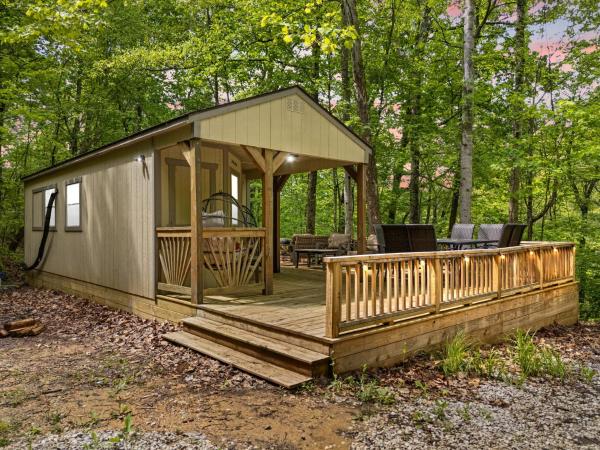 Skybridge Hilltop Cabin, Cozy Wd Hottub - 歐文