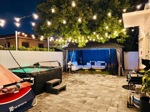 Elegant House With A Private Hot Tub - Miami, FL