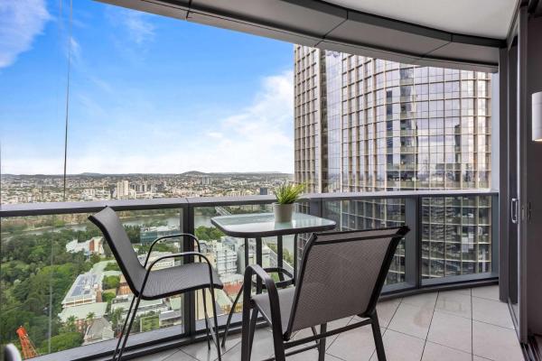 Your Qw Escape - Pool Gym & Stunning Sky View - Brisbane