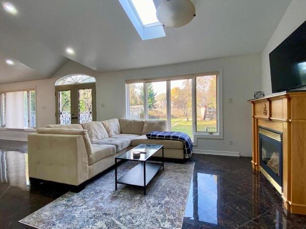 Luxurious Villa With 6br - Garden - Free Parking - Toronto