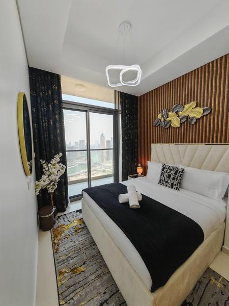 Comfort Luxury Canal View 2bhk - Dubai