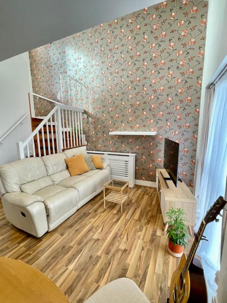 Chic Duplex W Rooftop Retreat - Dublin