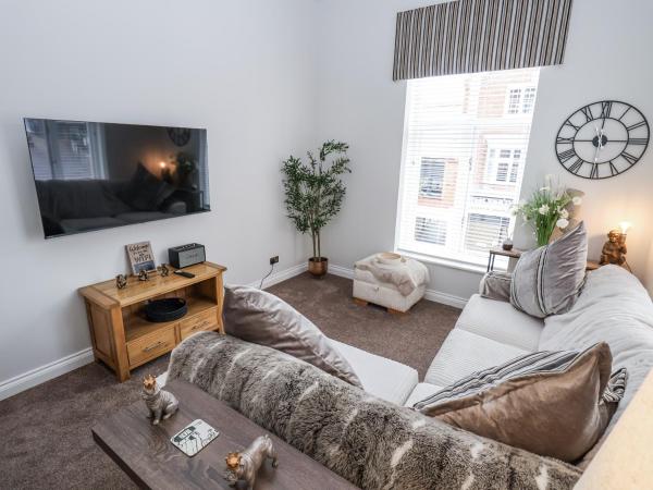 No 2 Emporium Apartments - Prestatyn