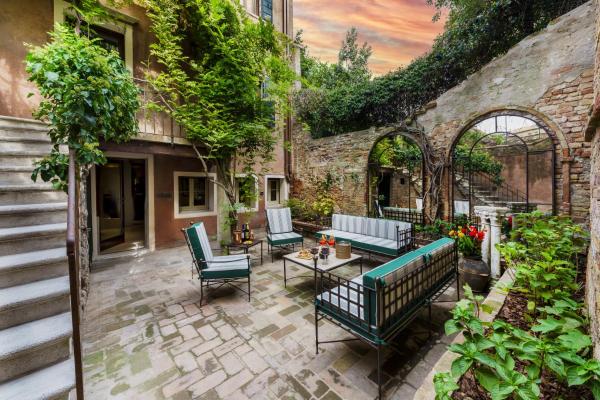 Dimora Orlando A Breathtaking Venetian Retreat With Private Courtyard - Venice