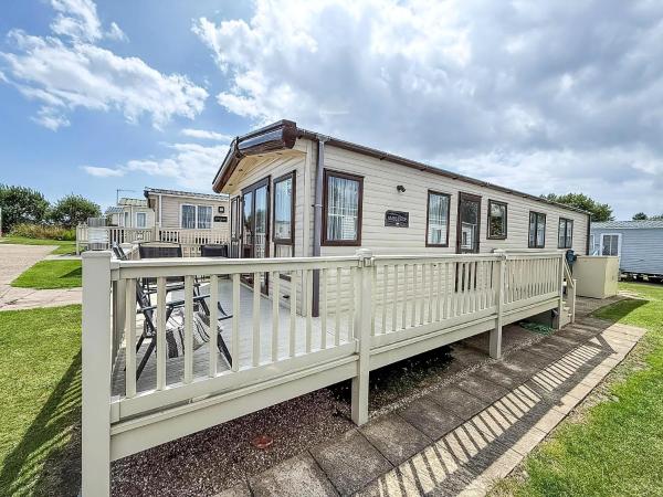 Beautiful Caravan With Free Wifi At Broadland Sands Holiday Park Ref 20292bs - Nordsee
