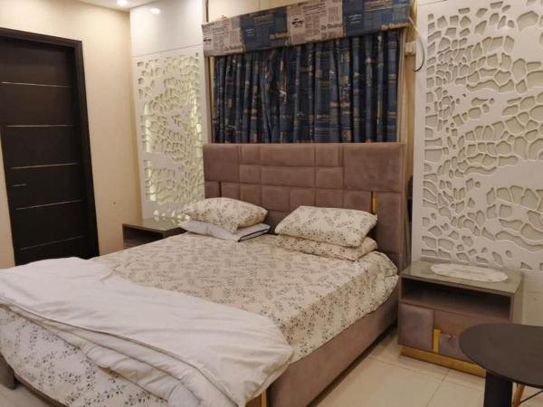 Holiday One Guest House - Karachi