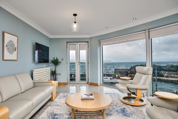 Harbour Heights - Escape Ordinary - Castlerock